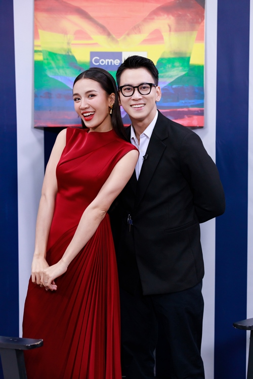 Ca sĩ - diễn viên Tú Tri đảm nhận vai trò MC ‘Come Out - Bước ra ánh sáng’